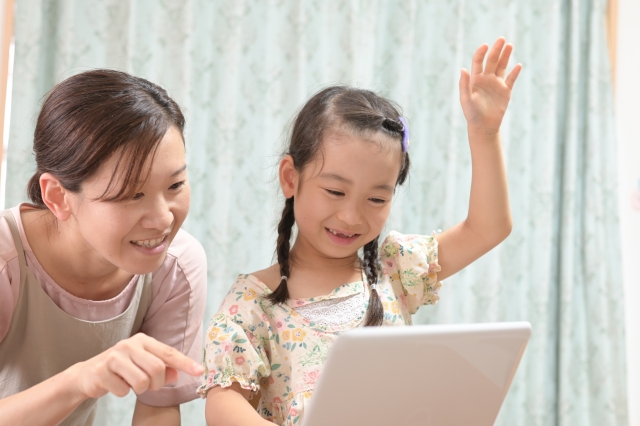 【DWE】ディズニー英語のCFK英会話教室のPAToddlerに通うママの本音 | 子どもの話せるe英語学習